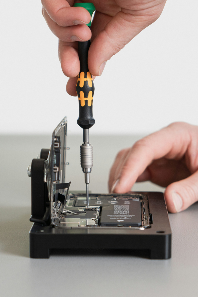 Service iPhone Terdekat, Bergaransi dan Profesional No 1